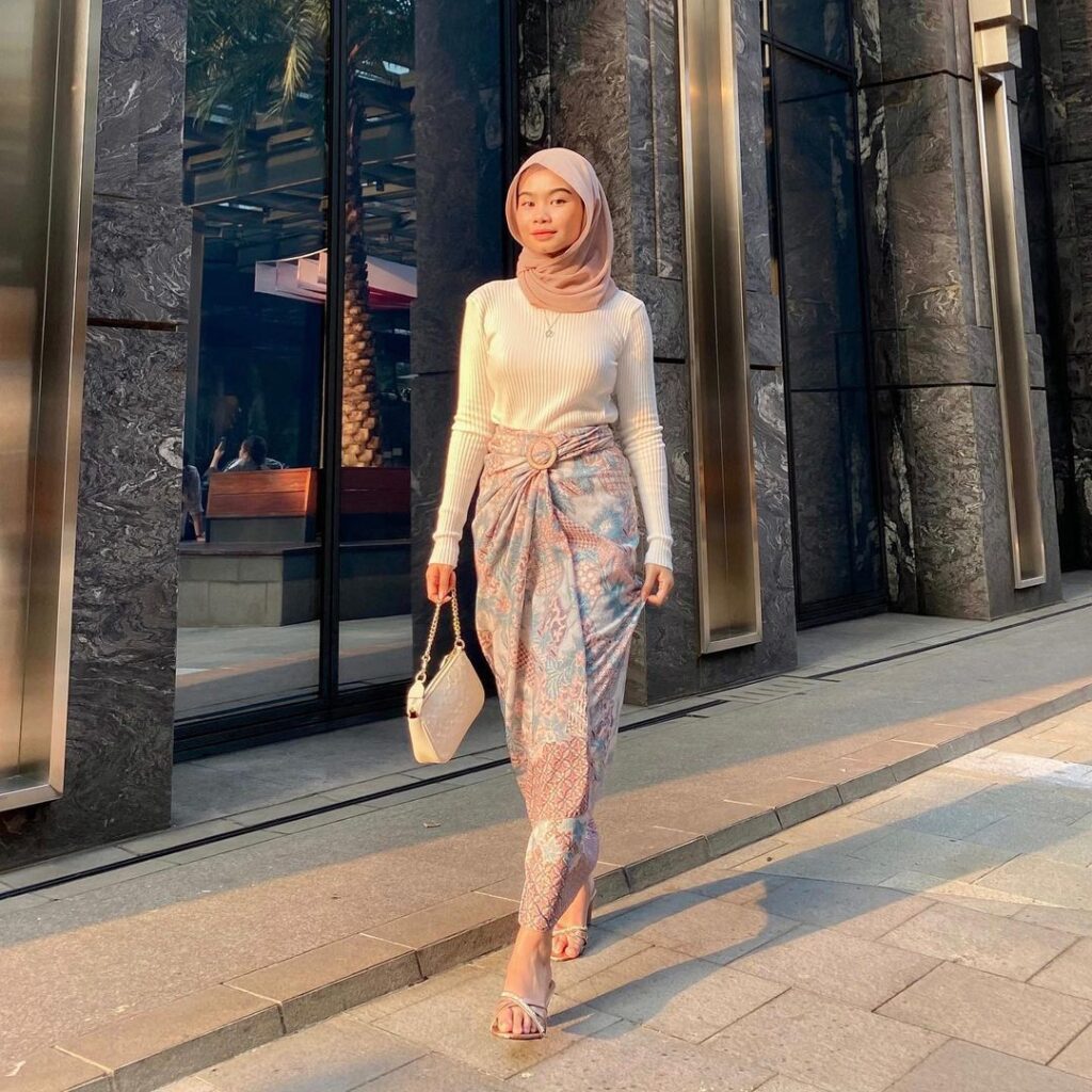 Padu Padan Batik Yang Modis dan Kekinian - Batiklopedia