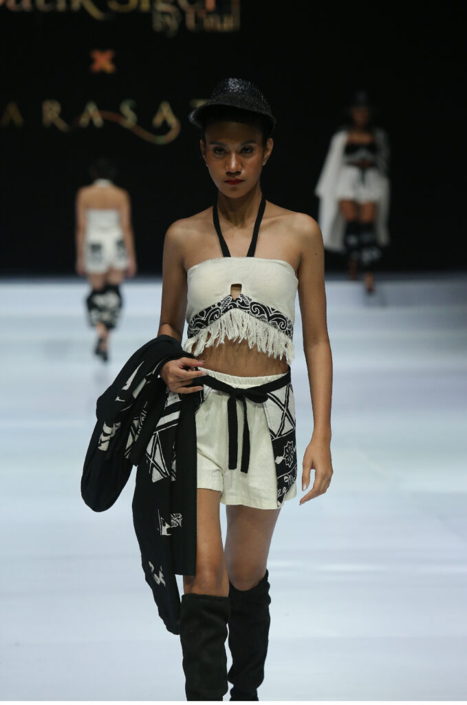 Batik Siger Tampil Minimalis Dan Ringan - Batiklopedia