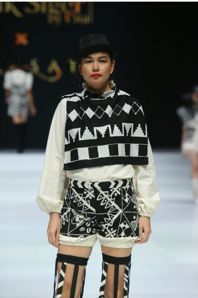 Batik Siger Tampil Minimalis Dan Ringan - Batiklopedia