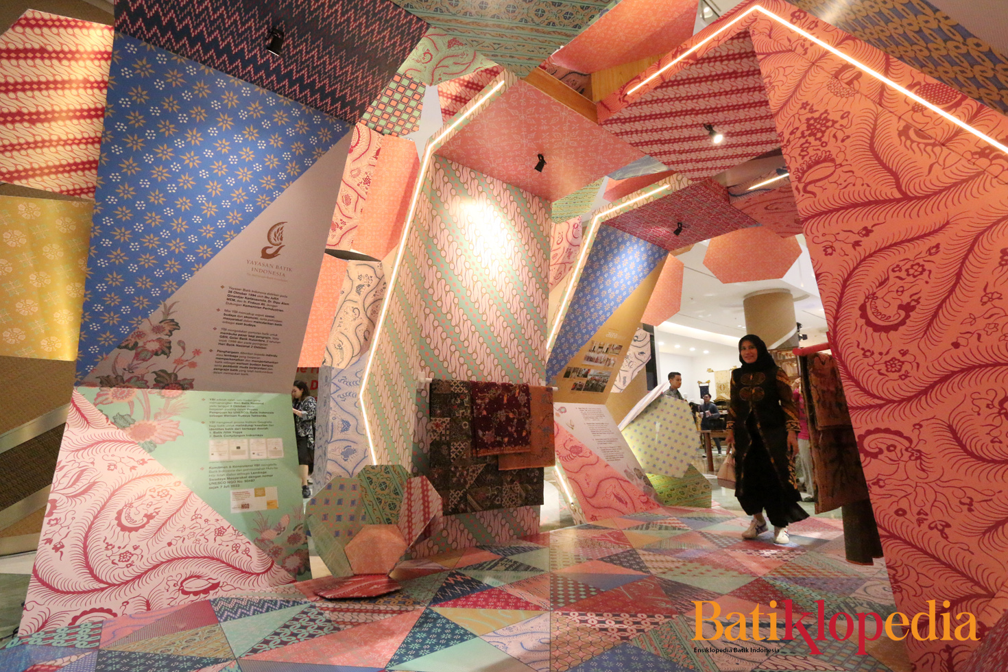 Inspirasi Batik Untuk Karya Desain Interior - Batiklopedia