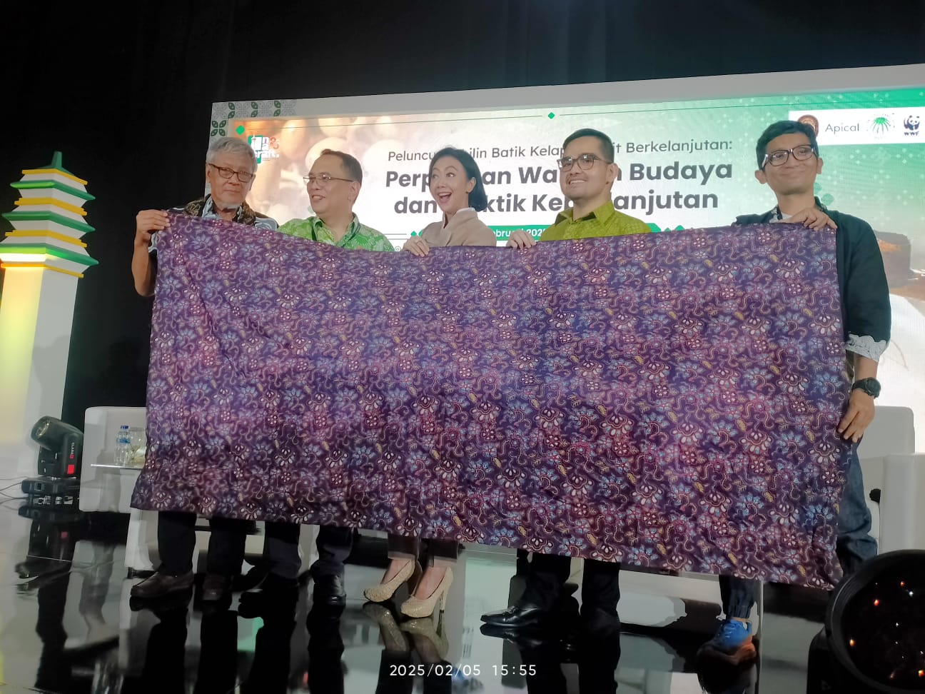 INACRAFT 2025: LUNCURKAN LILIN BATIK BERBAHAN KELAPA SAWIT - Batiklopedia
